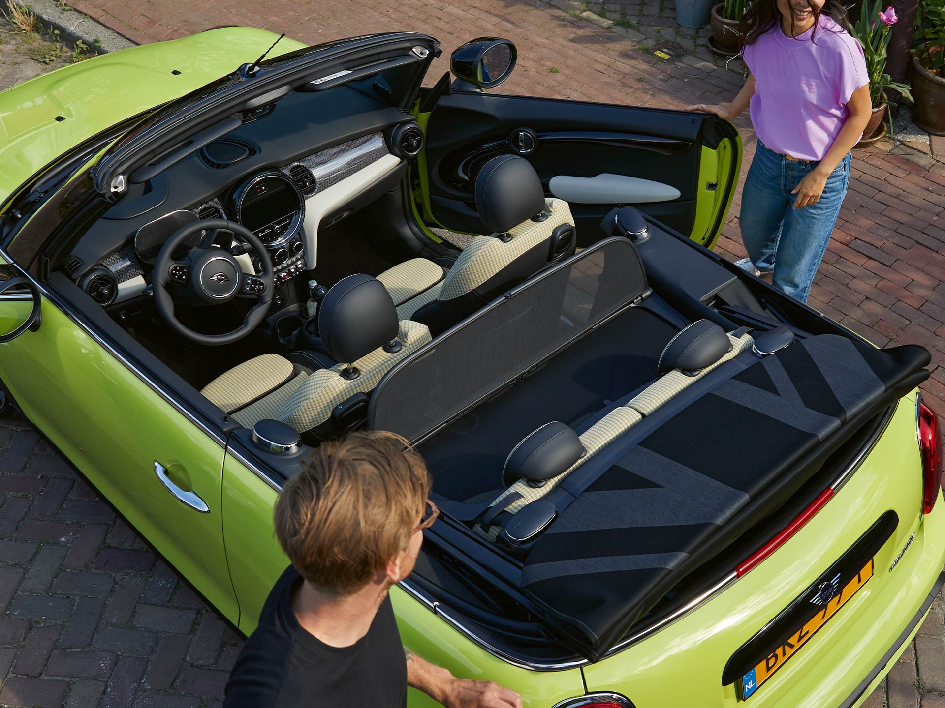 Das MINI Cabrio | Modelle, Optionen & Preise